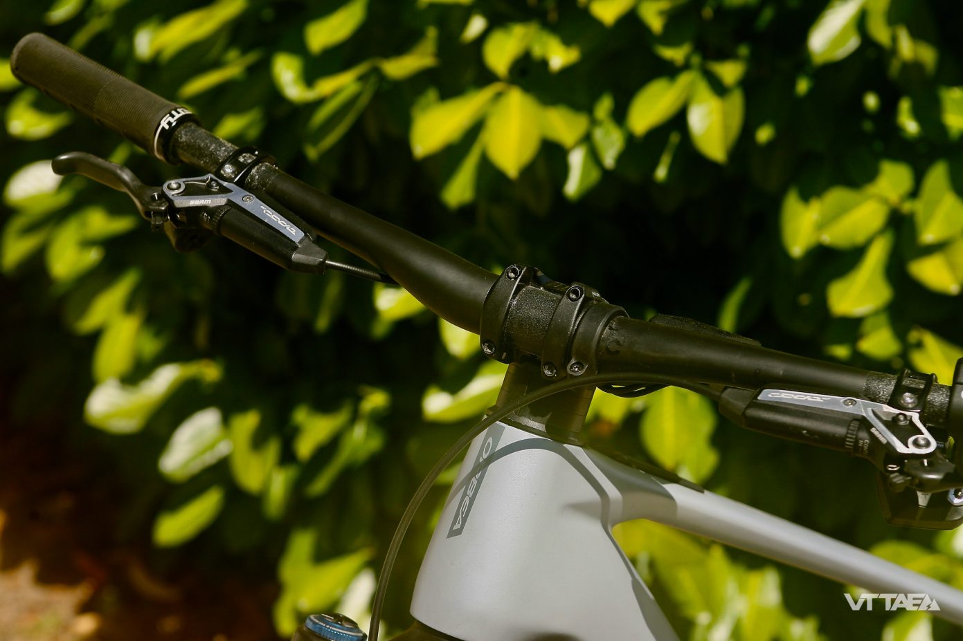 Test des freins Sram Code Ultimate Stealth - VTTAE.fr