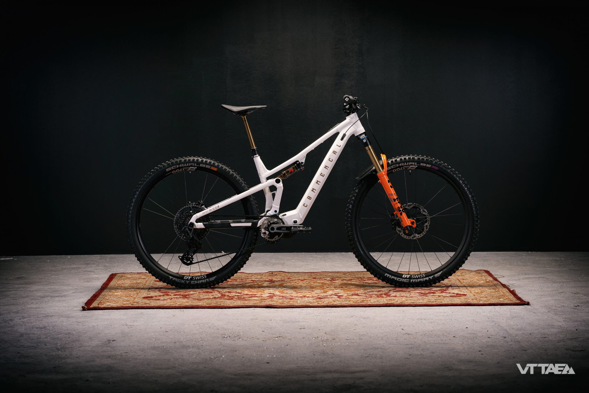 Nouveautés - Présentation du Commençal Tempo Power | VTTAE.fr